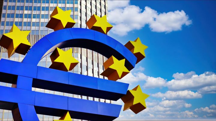 OECD Projects Bulgaria’s Eurozone Entry by 2026: Economic Growth and ...